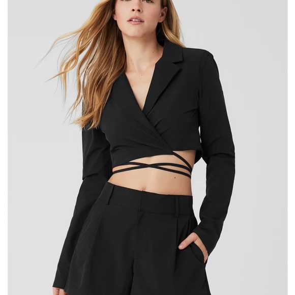 ALO Yoga | Jackets & Coats | Alo Yoga Cropped Status Blazer Jacket ...